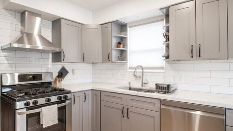 Easy Ways to Upgrade Basic Kitchen Cabinets