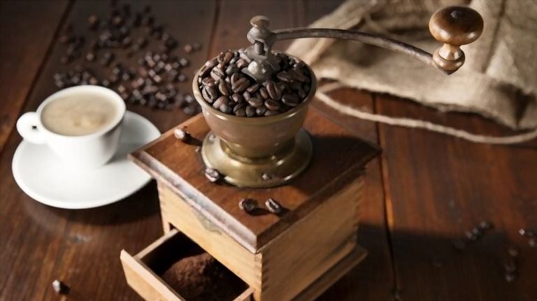 Top 6 Best Coffee Grinders For Cold Brew [Jan 2024] Reviews & Guide