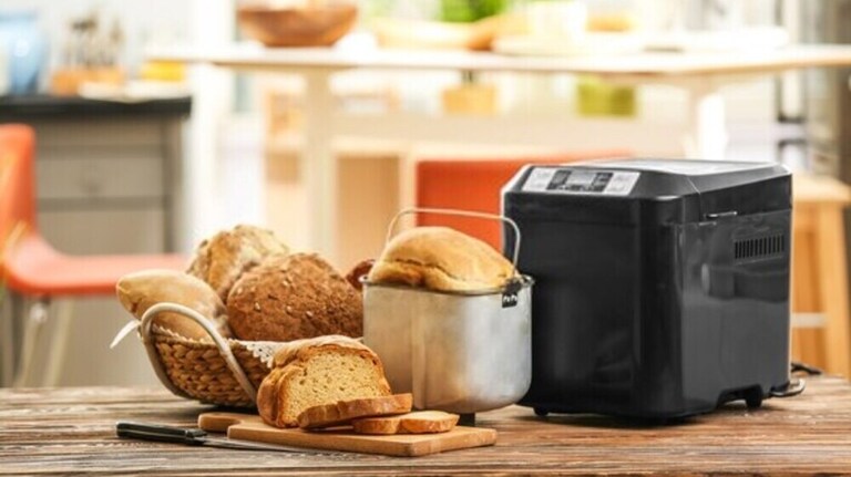 Top 6 Best Budget Bread Makers [Feb 2024] Reviews & Guide